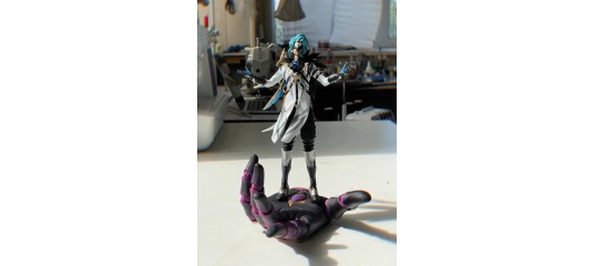 Il Dottore figure on extra stand from Gensin Impact